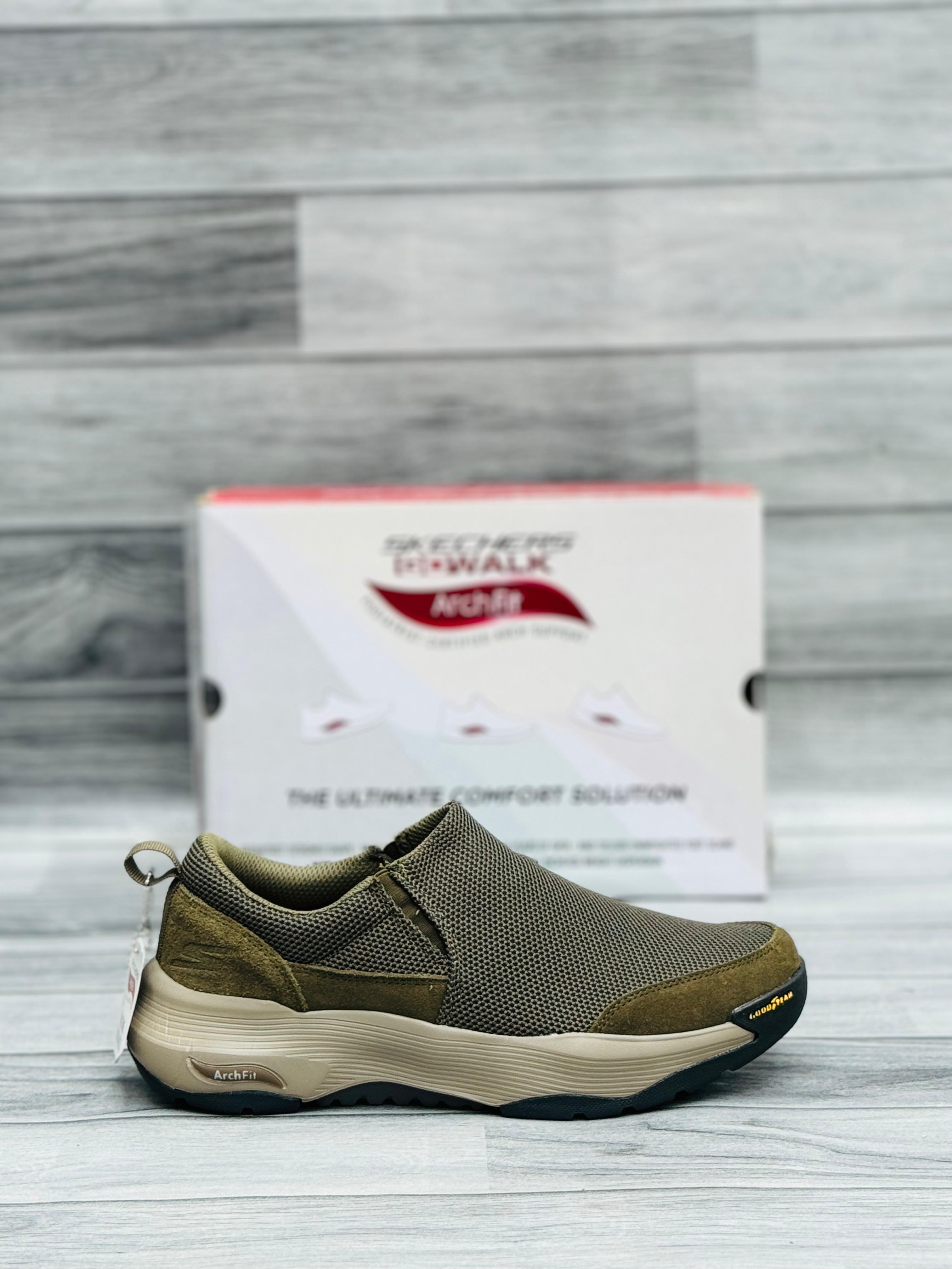 Shop Sketcher Arch Fit Castle Online in Pakistan– Sneakflex.pk